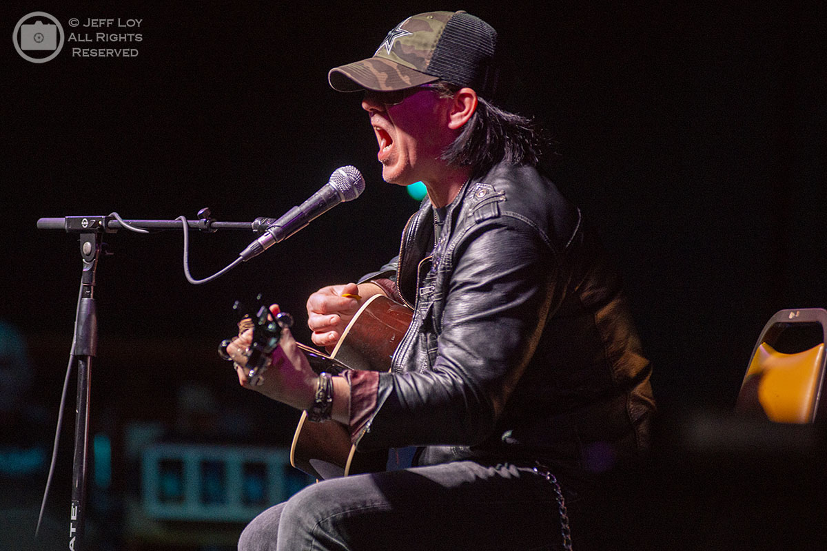 Music Monday: Mike Farris – Words, Photos, Music & Travel